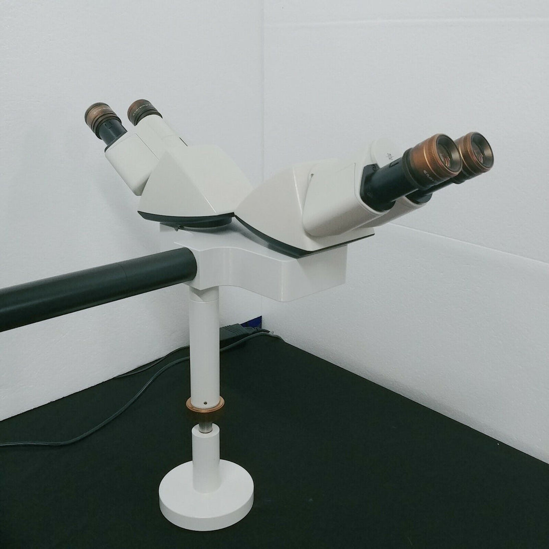 Leica Microscope DM2500 Multihead 5 Headed Teaching System | Microscope ...