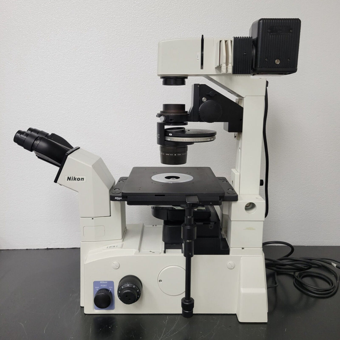 Nikon Inverted Microscope Eclipse TE2000-S with Hoffman Modulation Contrast | Microscope Marketplace