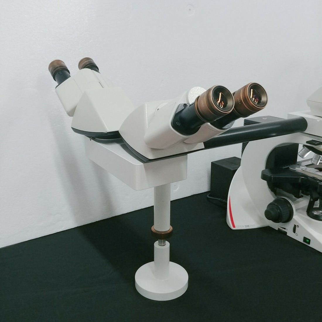 Leica Microscope DM2500 Multihead 5 Headed Teaching System | Microscope ...